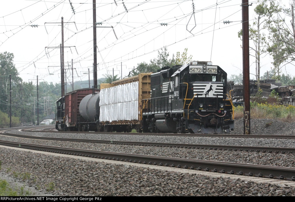 NS 5672 with the local freight